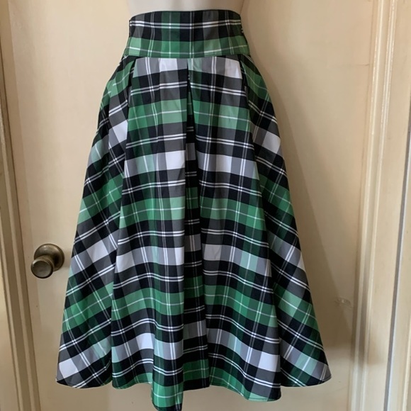 Laura Byrnes | Skirts | Laura Byrnes Green White And Black Plaid ...